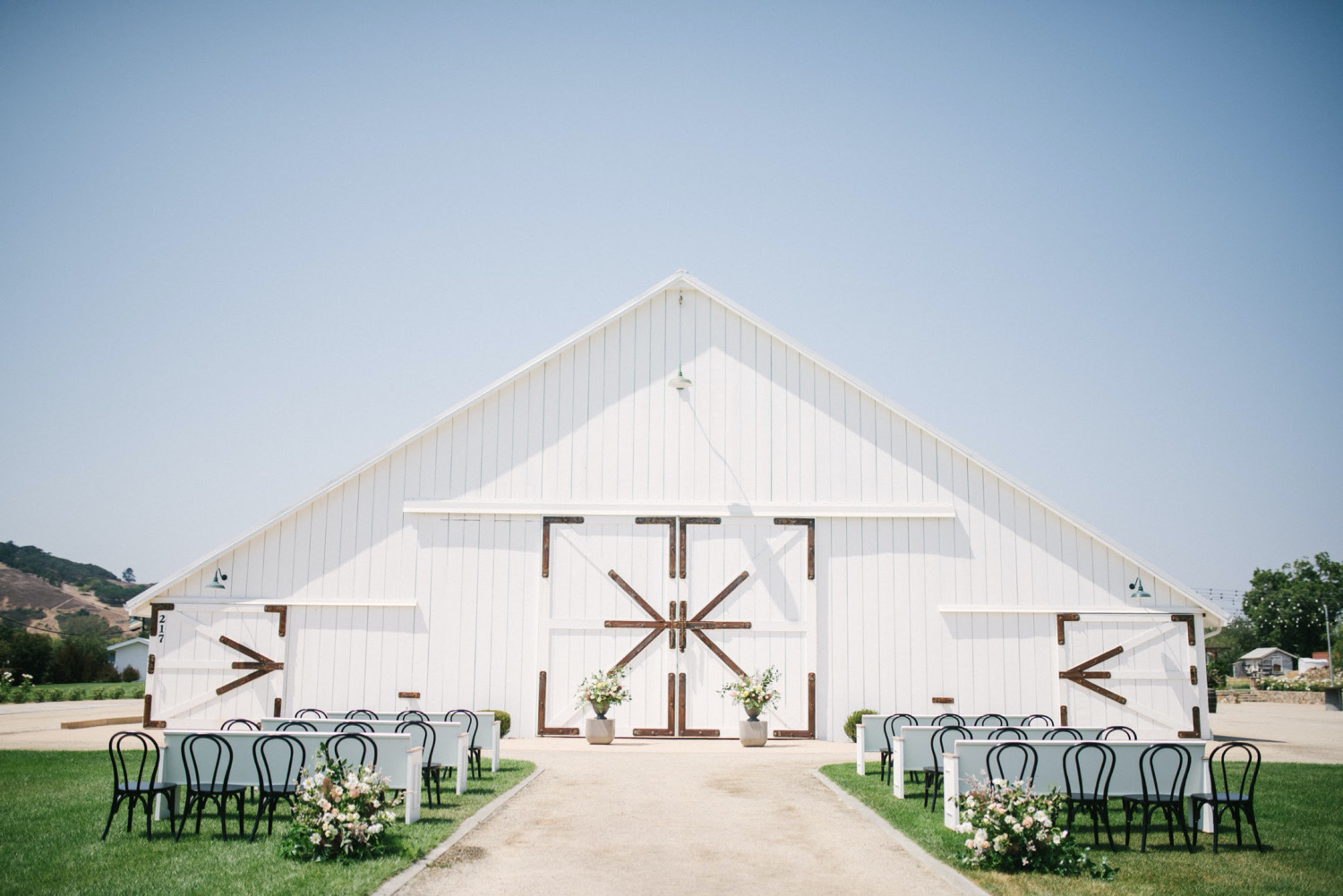 Modern Rustic Styled Shoot at The White Barn Edna Valley | Avenue Twelve